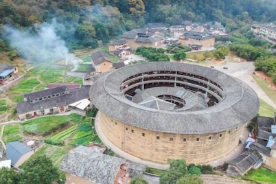 Yongding Tulou Mengtian Inn