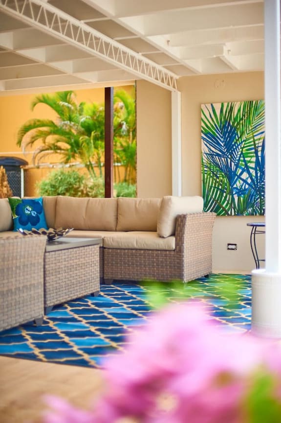 Surfers Paradise Villa & Lounge 7brs Sleeps 34ppl - Tobago