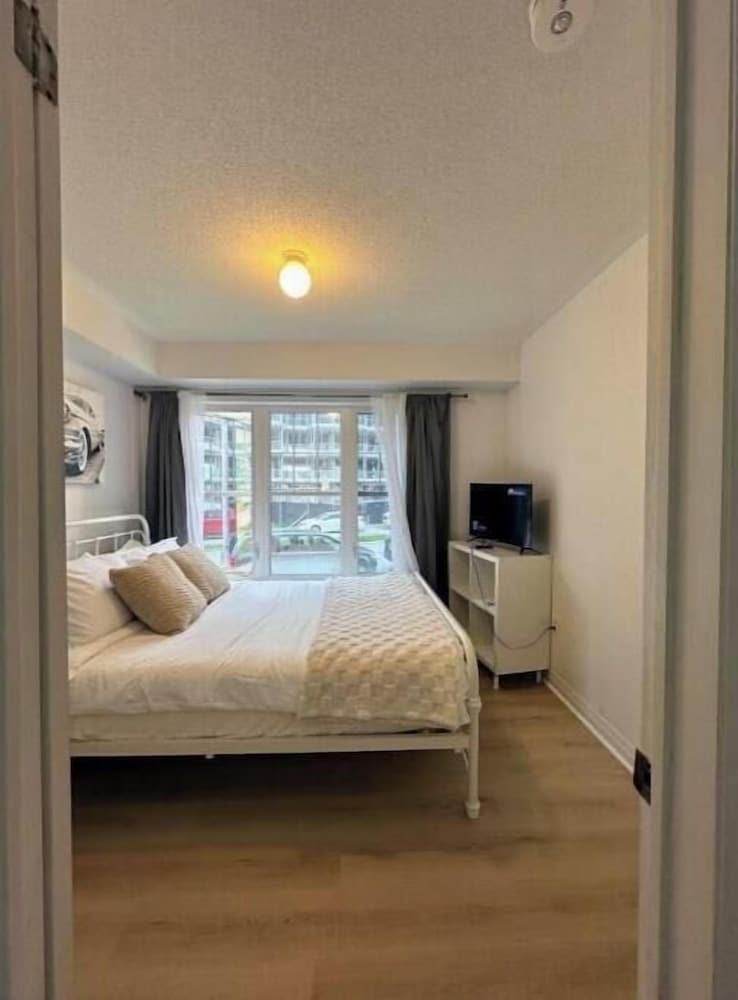Cozy 1br Basement Apt - New Downtown Bowmanville - Newcastle