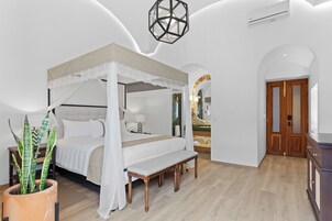 Escrivaninha, Wi-Fi de cortesia, roupa de cama