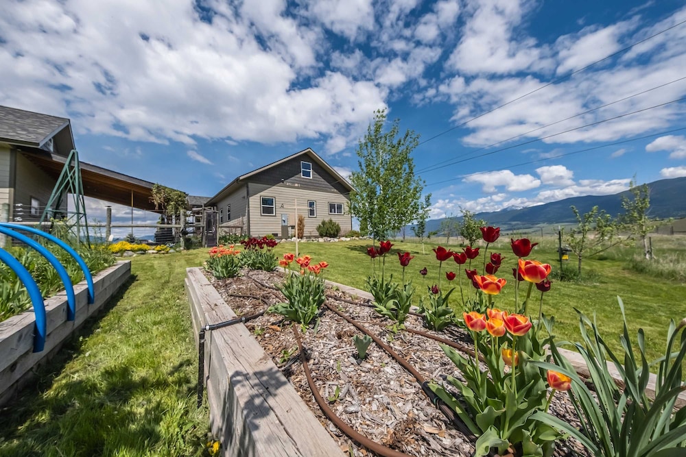 Hollenback Heights Epic Views! - Eureka, MT