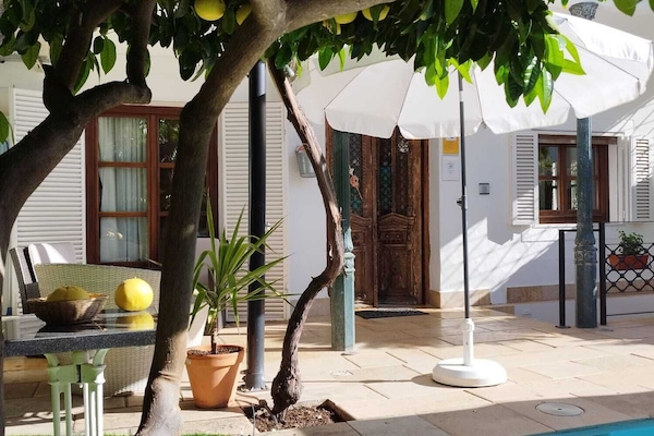 Quarto Duplo, 1 cama de casal, vista para a piscina | Terraço/pátio interior