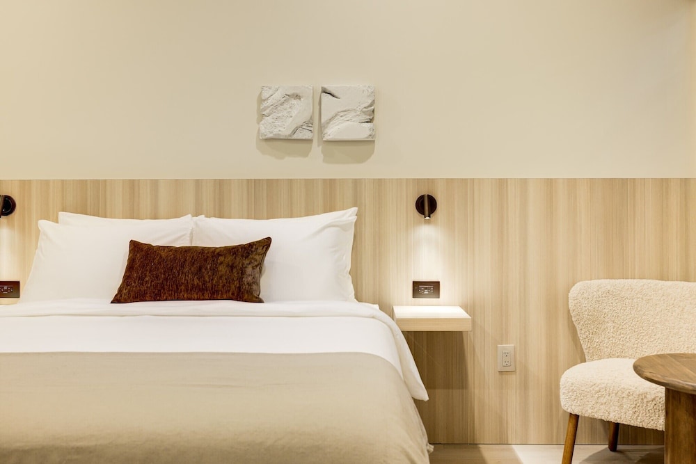 Casa De La Vina Unit 8 - Boutique Suites - Santa Barbara