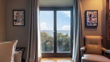 Quarto casal luxo, vista para o mar | Vista da propriedade