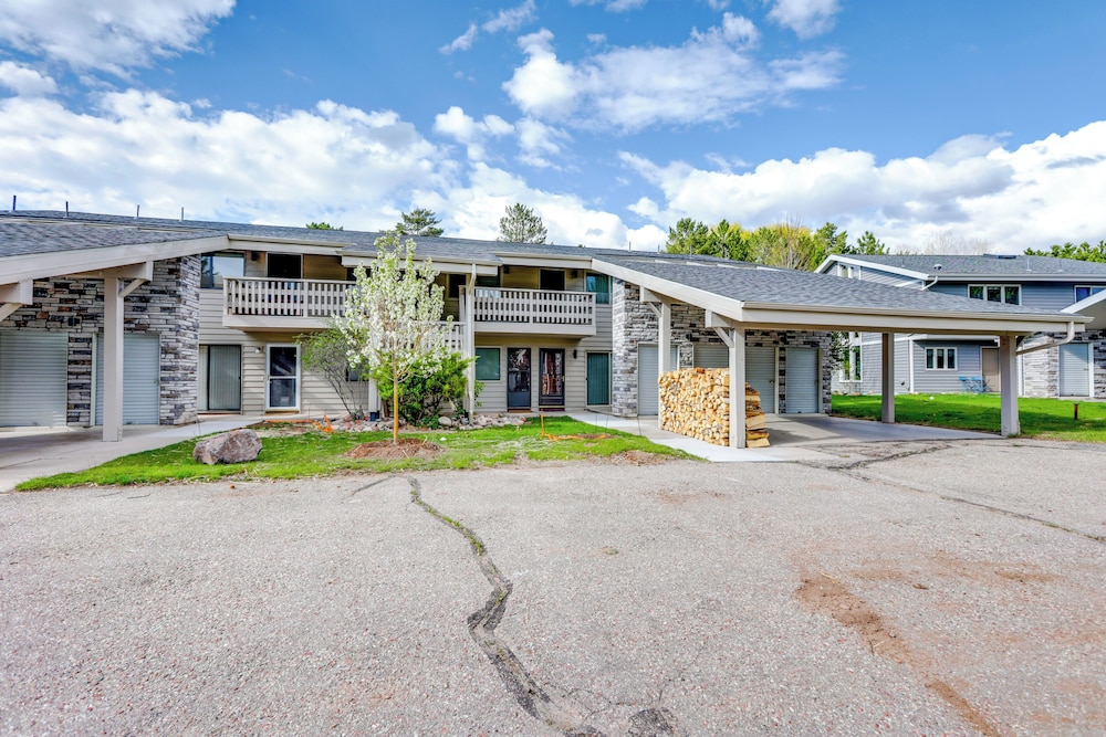 Carbondale Condo W/ Balcony & On-site Fly Fishing! - Carbondale, CO