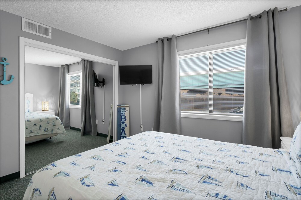 2br oceanfront condo in Atlantic Towers - 10% discount on stays of 7 ...