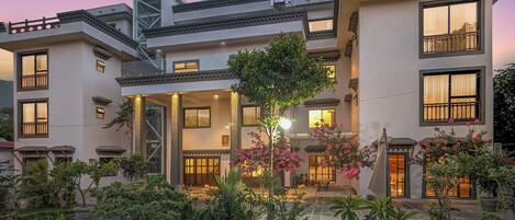 Fachada da propriedade