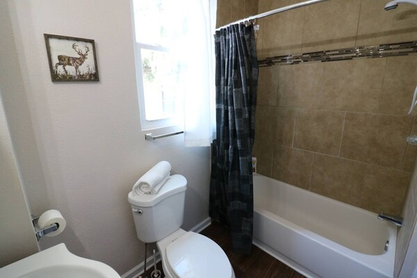 Windsor Park Pad Apt 2 Min To Mass Ave With Ac - Christian Park Indianapolis