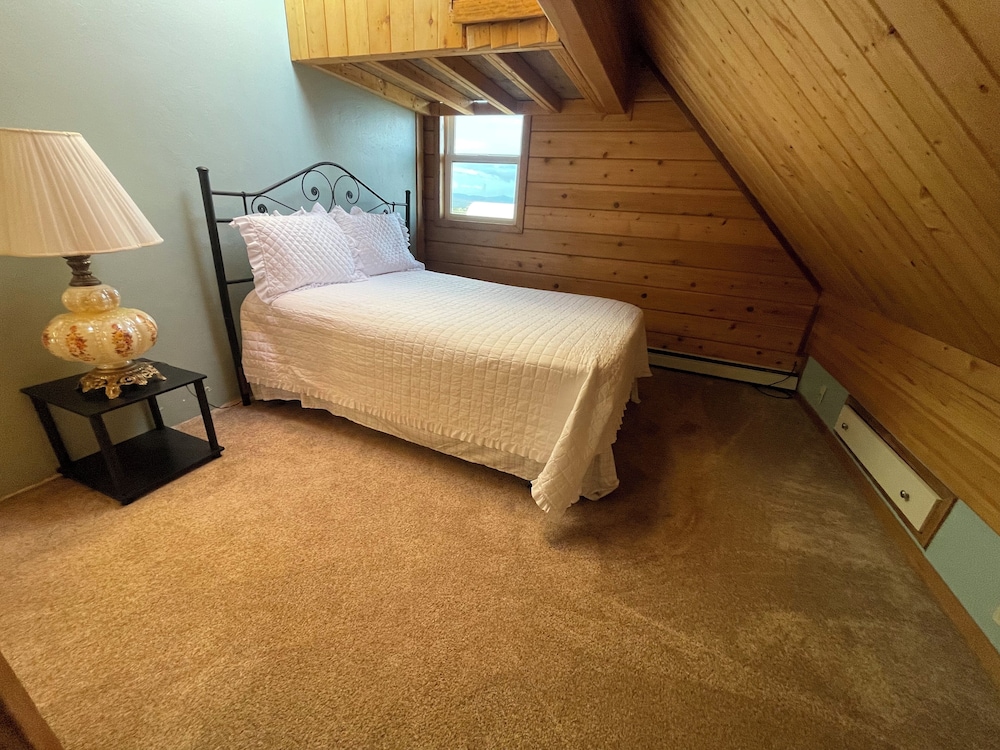 Main Street Cabin Near Sand Dunes - Fort Garland - Mountain Home Reservoir, Fort Garland