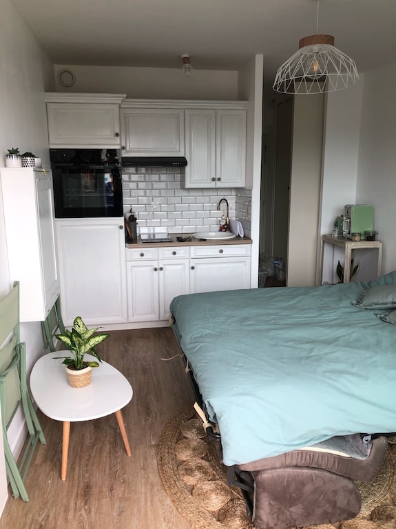 Sea View Studio With South-facing Balcony + Private Garage - 維姆勒