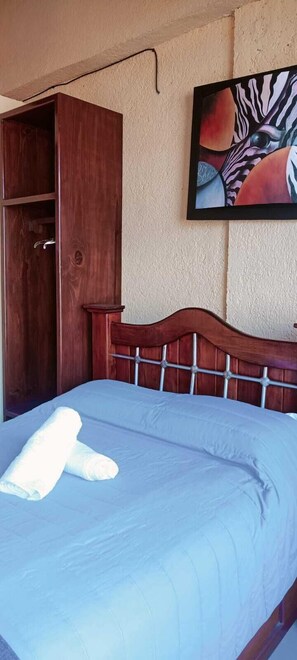 Quarto Duplo ou Twin Executivo | Secretária, secretária adequada para computadores portáteis