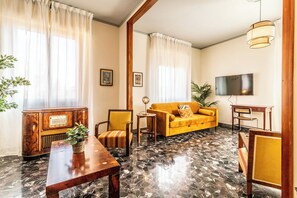 Apartamento | Sala de estar | TV de ecrã plano 