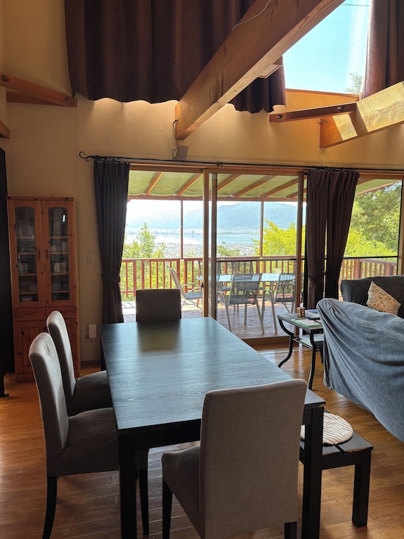 Large Western House With Deck Overlooking Lake Suwa, Sth Alps & Mt Fuji - 諏訪市