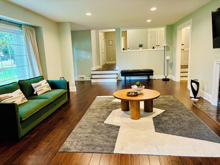 Retreat Near Raleigh: Pool Table, Grill & Ada Bath In Remodeled Home - Lake royale, Spring Hope