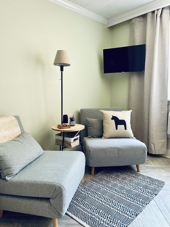 Brigantine Beach Block Condo, Beautifully Renovated, Just Steps To The Ocean! - Brigantine, NJ