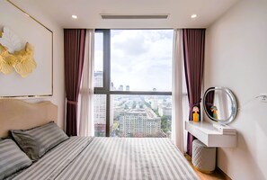Apartamento de Luxo, 2 quartos, casa de banho privativa, Vista para a cidade | Lençóis de algodão egípcio, roupa de alta qualidade, edredões de penas 