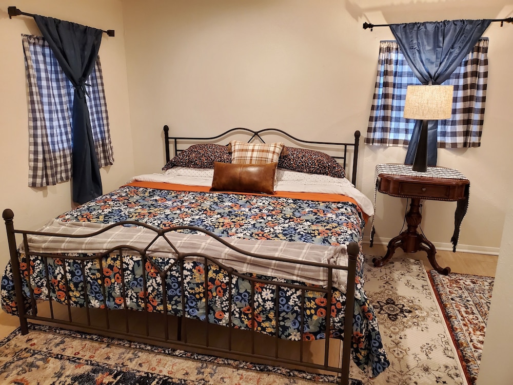 Cozy Haven at The Twin Peaks Lodge - Twin Peaks | Vrbo