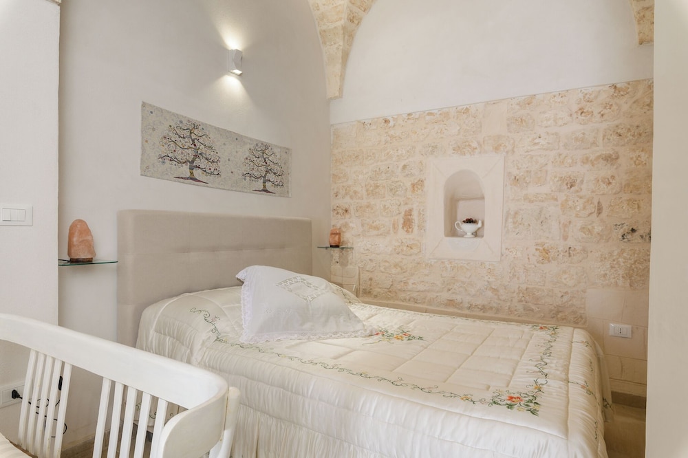 Stairway With Jacuzzi By Wonderful Italy - Ostuni