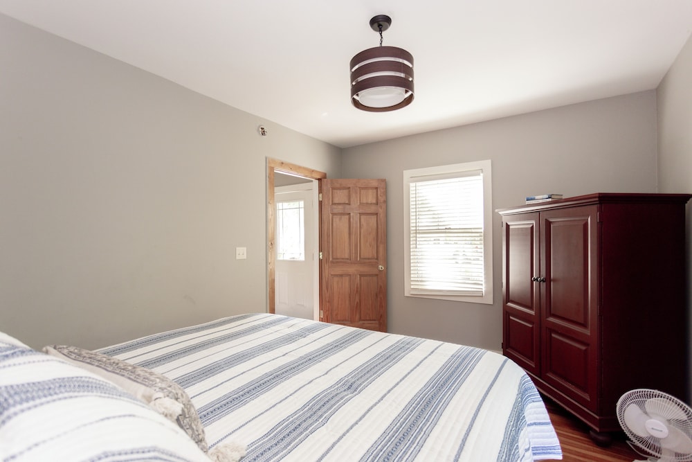 Cozy Bungalow In The Heart Of New Buffalo, Fire Pit - New Buffalo, MI