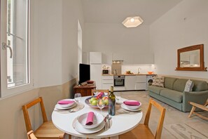 Apartamento Familiar, vários quartos (Beach & Relax - Private Parking) | Restaurantes
