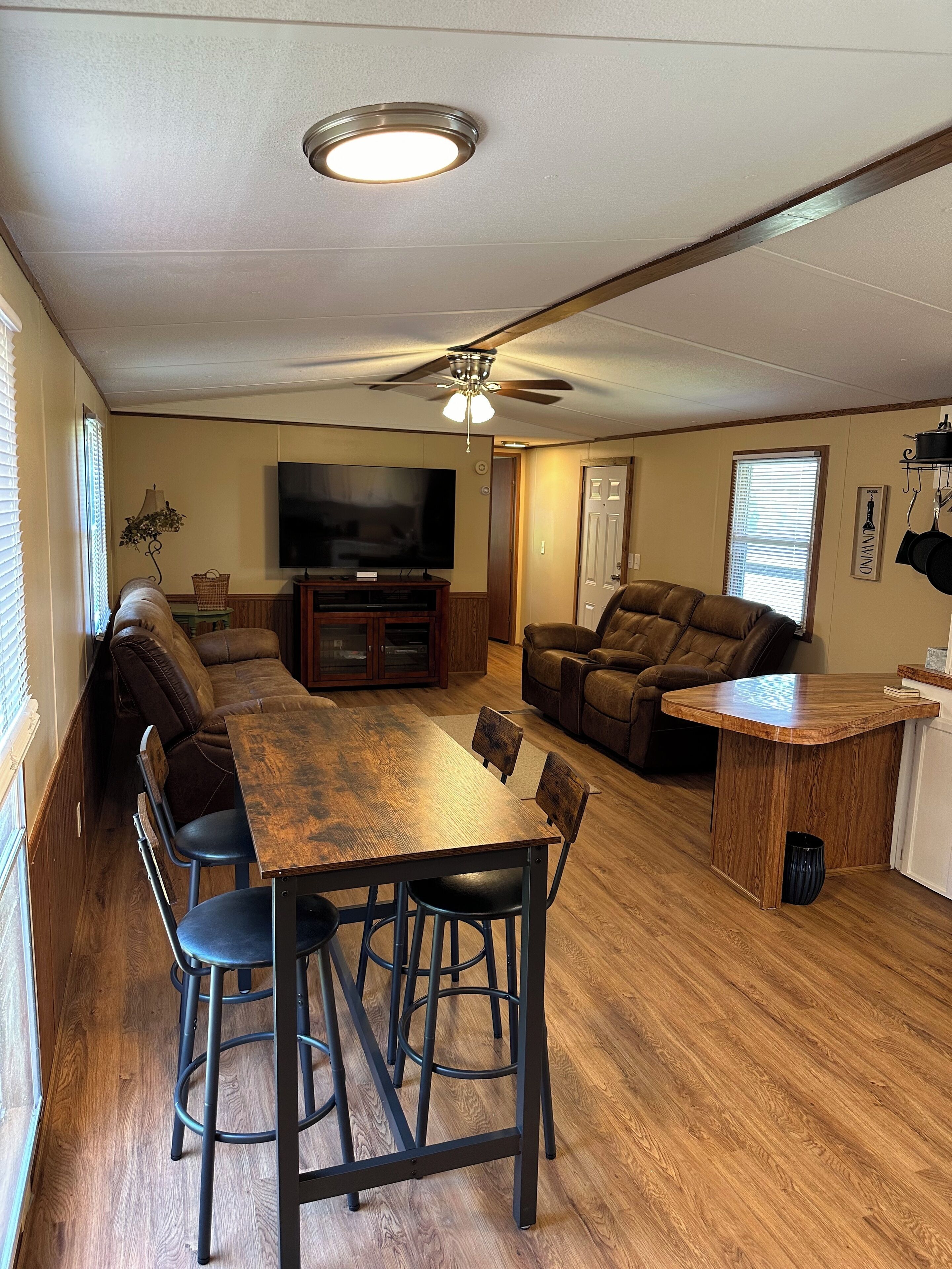 Lakefront!  2 Bed, 2 Bath With Private Dock - Douglas Lake, TN