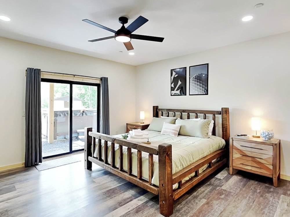 Greenview | Mountain Views + Fire Pit, Game Room, & Hot Tub! - McHenry | Vrbo