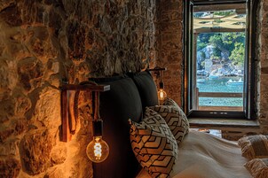 Secretária, secretária adequada para computadores portáteis