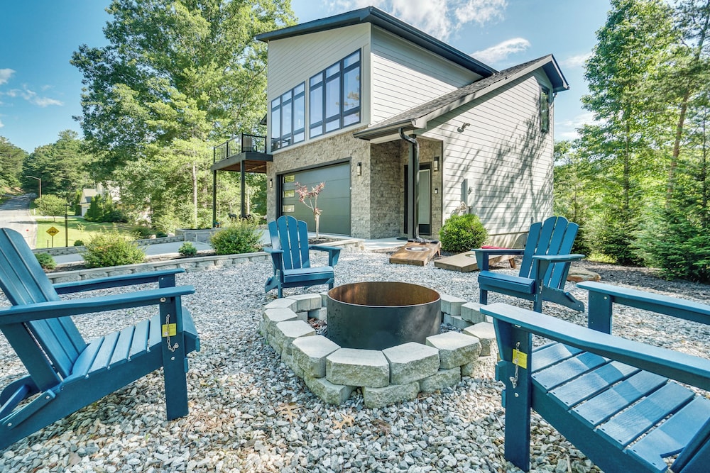 Luxury Modern Home On Golf Course W/ Game Room! - Helen, GA
