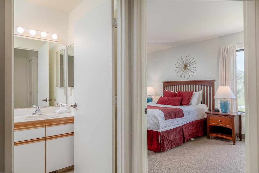 Wapato Point Condo On Lake Chelan With Resort Amenities! 2bed/2bath, Upper Floor-unit 657 - Washington