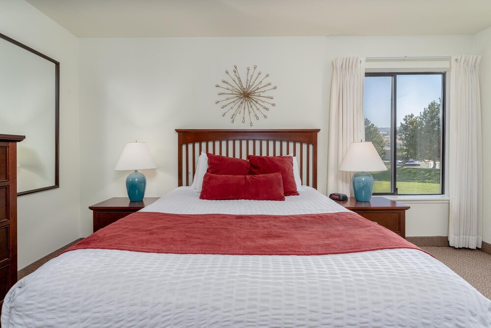 Wapato Point Condo On Lake Chelan With Resort Amenities! 2bed/2bath, Ground Floor-unit 668 - Manson, WA