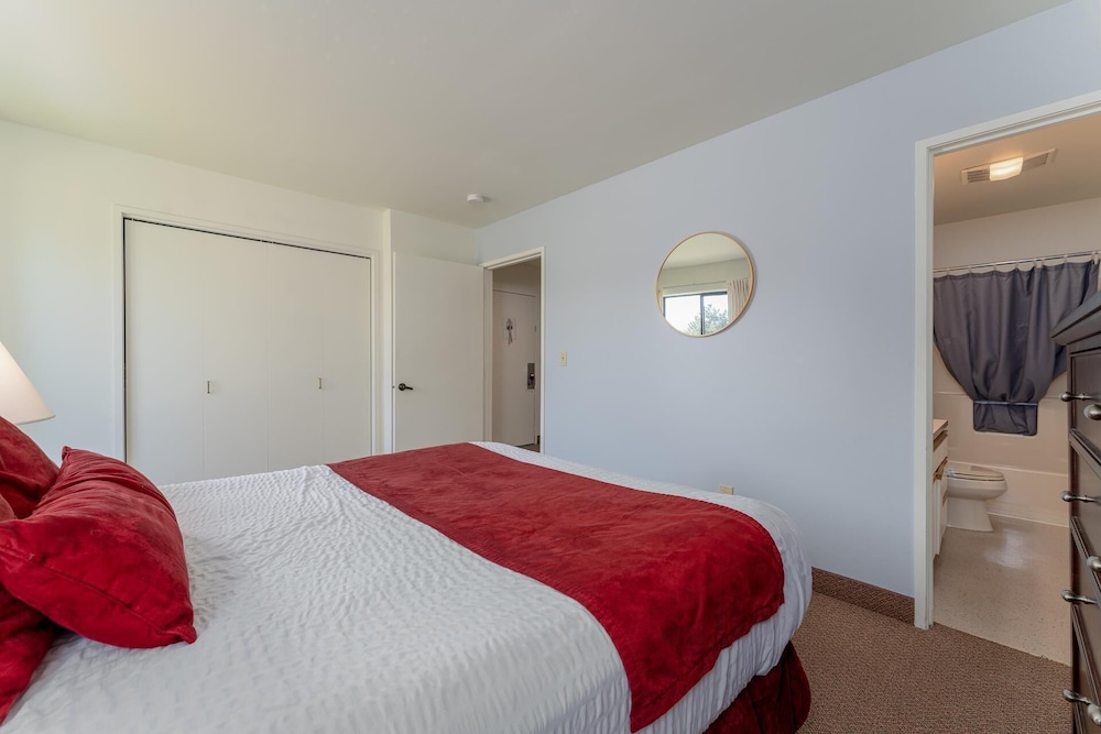 Wapato Point Condo On Lake Chelan With Resort Amenities! 2bed/2bath, Upper Floor-unit 670 - Manson, WA