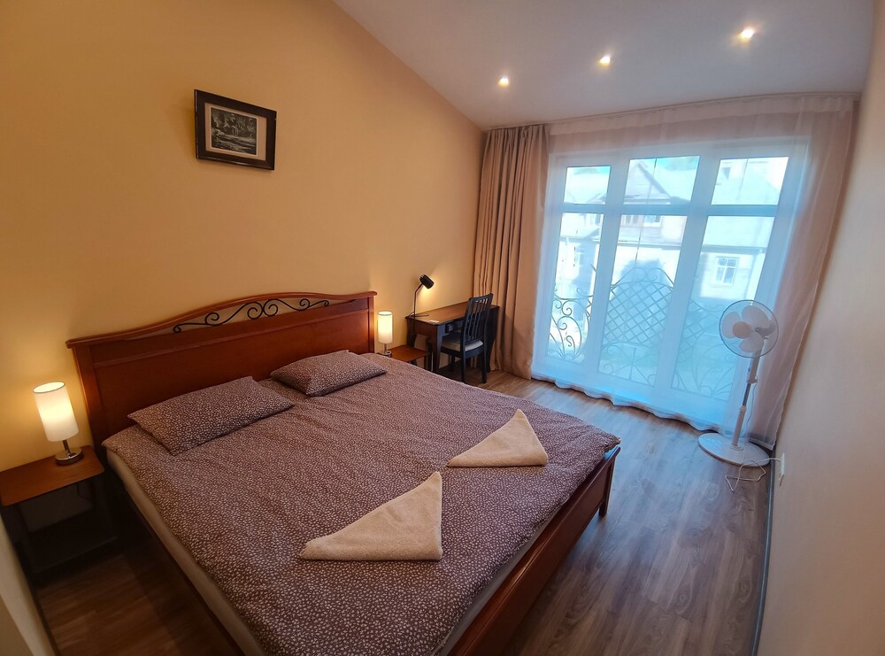 Ernests' Unique Townhouse With Sauna, Hot Tub And Free Parking - Riga