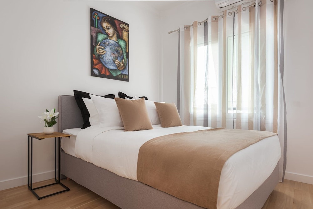 Phenomenal Athens Apartment | 1 Bedroom | Apartment Amateru | Enchanting Retreat Nestled On The Picturesque Philopappou Hill | Koukaki - Athene