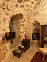 CERCIS 1 | Minibar, secretária, secretária adequada para computadores portáteis 