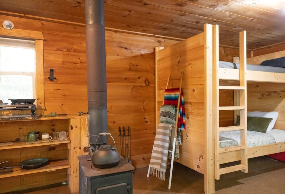 "Harmony" Off Grid Solar Power Cabin - Bridgton, ME