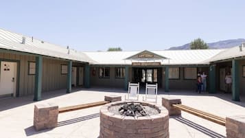 Patio Room with 1 Double Bed | Vista do quarto