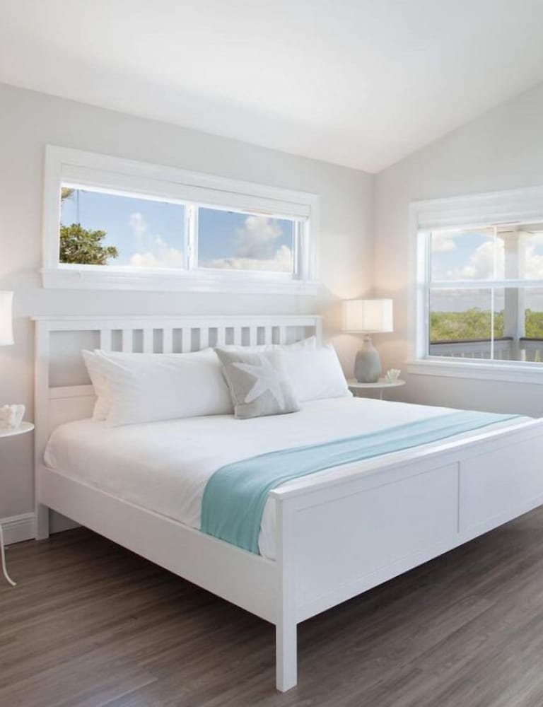 Isla Honeydew: 3 En-suite Bedrooms! Waterfront Resort, Pool, Dock! - 伊斯拉摩拉