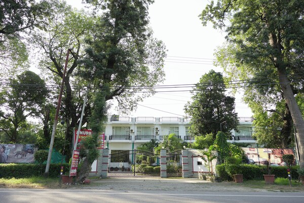 Anupam Resort - Jim Corbett National Park