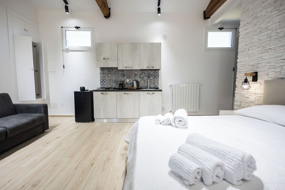 Suite With Whirlpool Tub, Within Walking Distance Of Palermo Central Station - Palermo