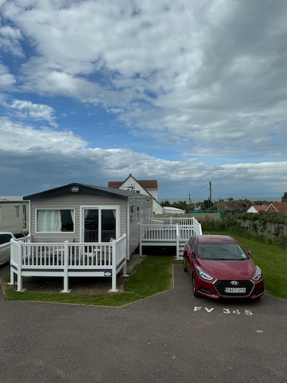 3-bed Carvan, Sleeps 6, Pets & Parking