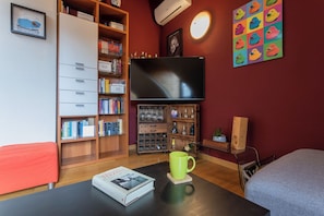 Condo | Área de estar | TV 35 polegadas com canais digitais