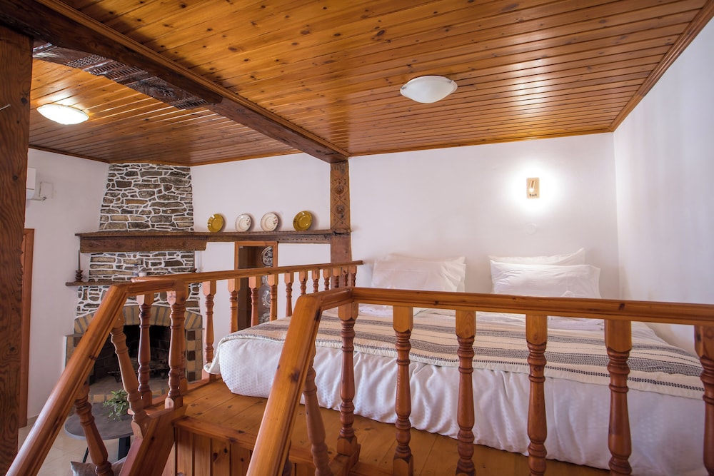 Rhodes Vistapeak Retreat: Serene Escape With Stunning Views - Rhodes