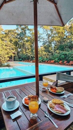 Pequeno-almoço tipo buffet diário incluído 