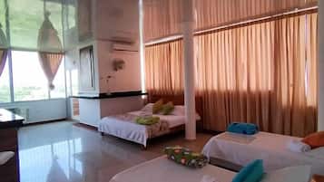 Suite-Estúdio Familiar | Secretária, Wi-fi grátis, roupa de cama fornecida
