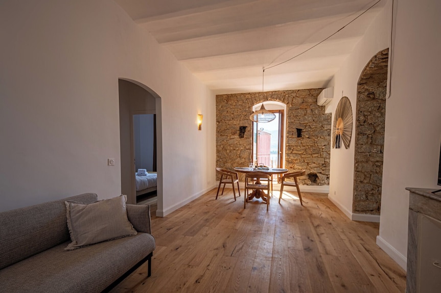 Lume : Appart Vue Mer, Au Coeur Ville, Plage, Port, Citadelle, Resto à Pied - Calvi