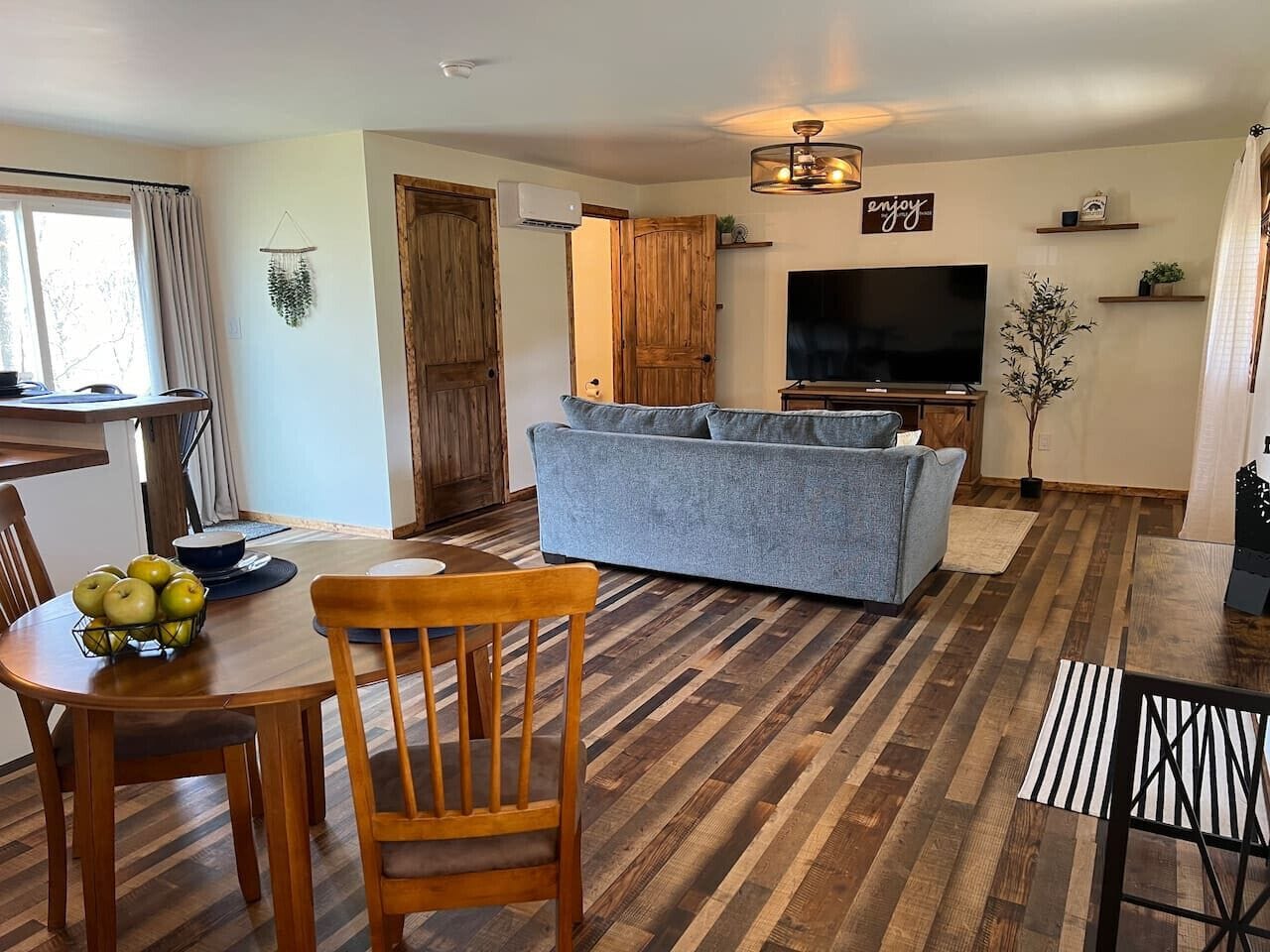 The Piedmont Cabin - Lpm - Beaver Creek State Park, East Liverpool