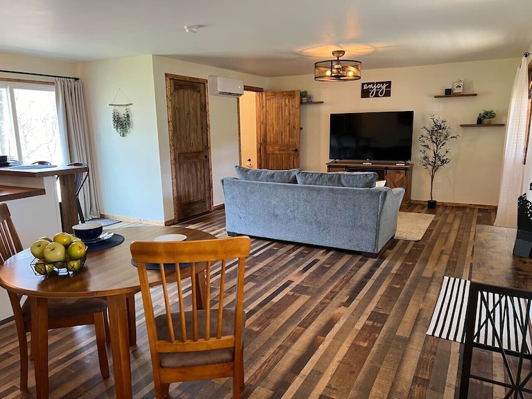 The Piedmont Cabin - Lpm - Beaver Creek State Park, East Liverpool