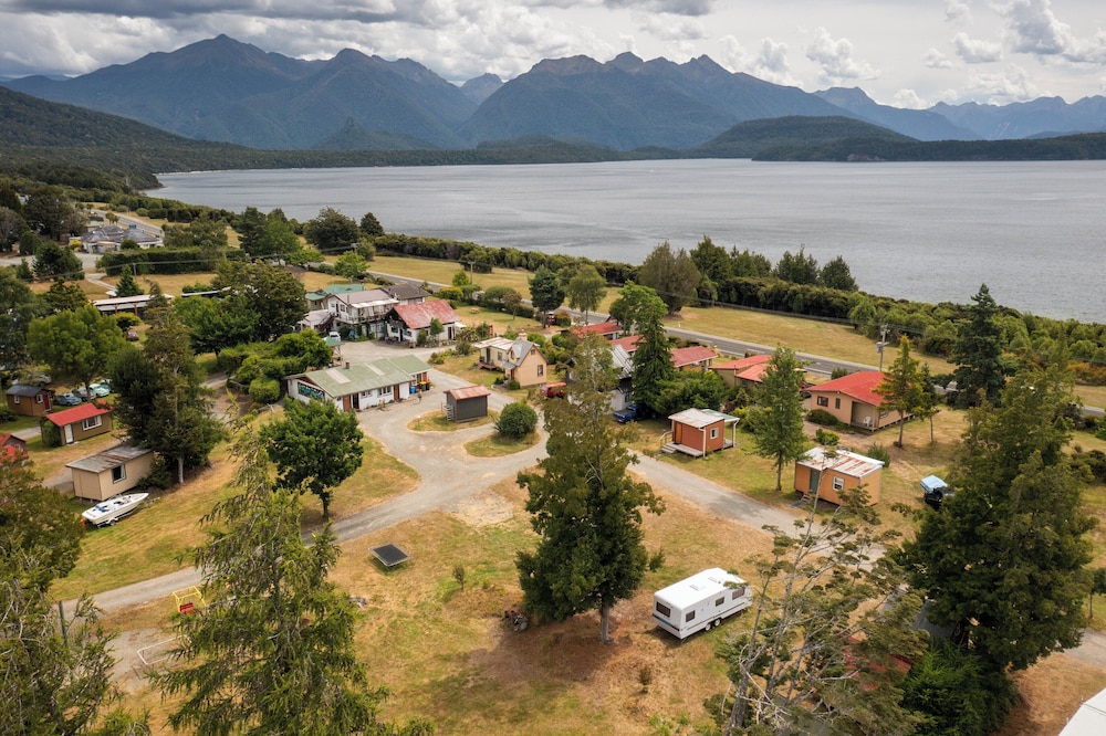 Manapouri Holiday Park - Fiordland
