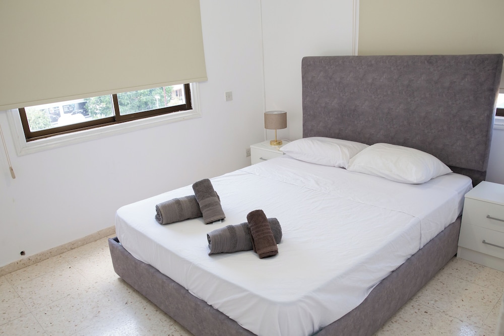 Modern 2 Br Appartment Near Mall-internet 1gbps - Paphos