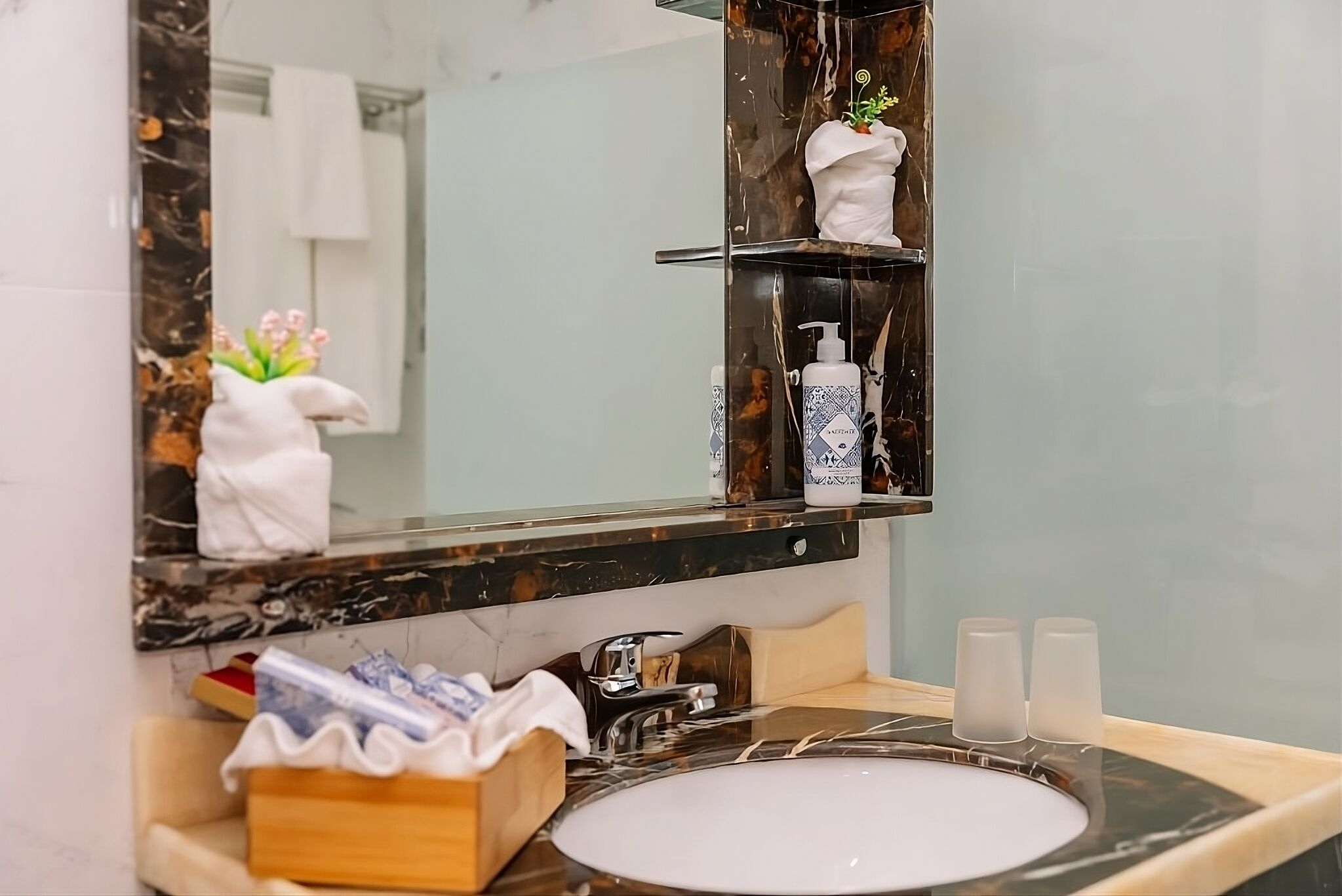 Beach Escapade In Albufeira! Sea View Suites With 2 Outdoor Pools, Free Parking! - Albufeira